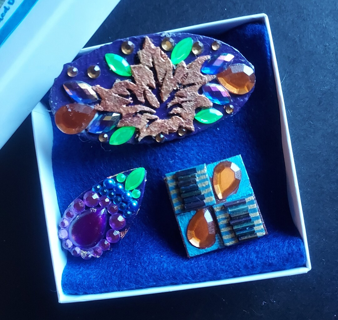 MITZI- A Vibrant Set of 3 KNOCK-WOOD Brooches and Pins to Mix & Match ...