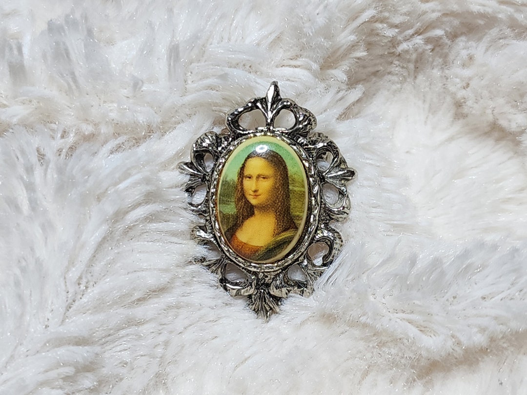 Vintage Mona Lisa Brooch With Silver-tone Frame – Artistic Elegance and ...