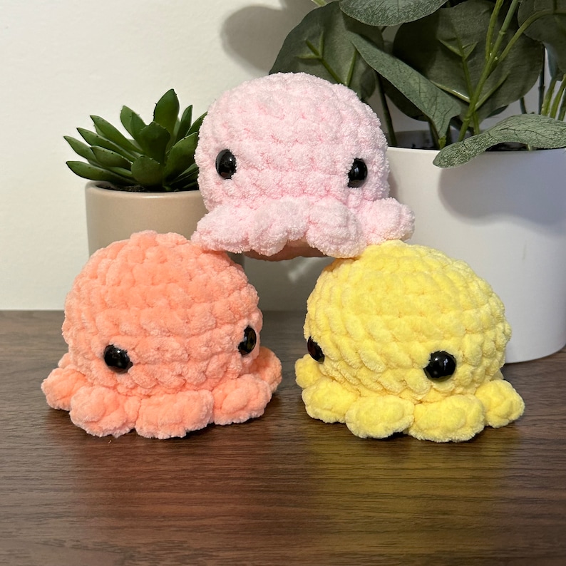 Pocket Octo Plushie Crochet - Etsy