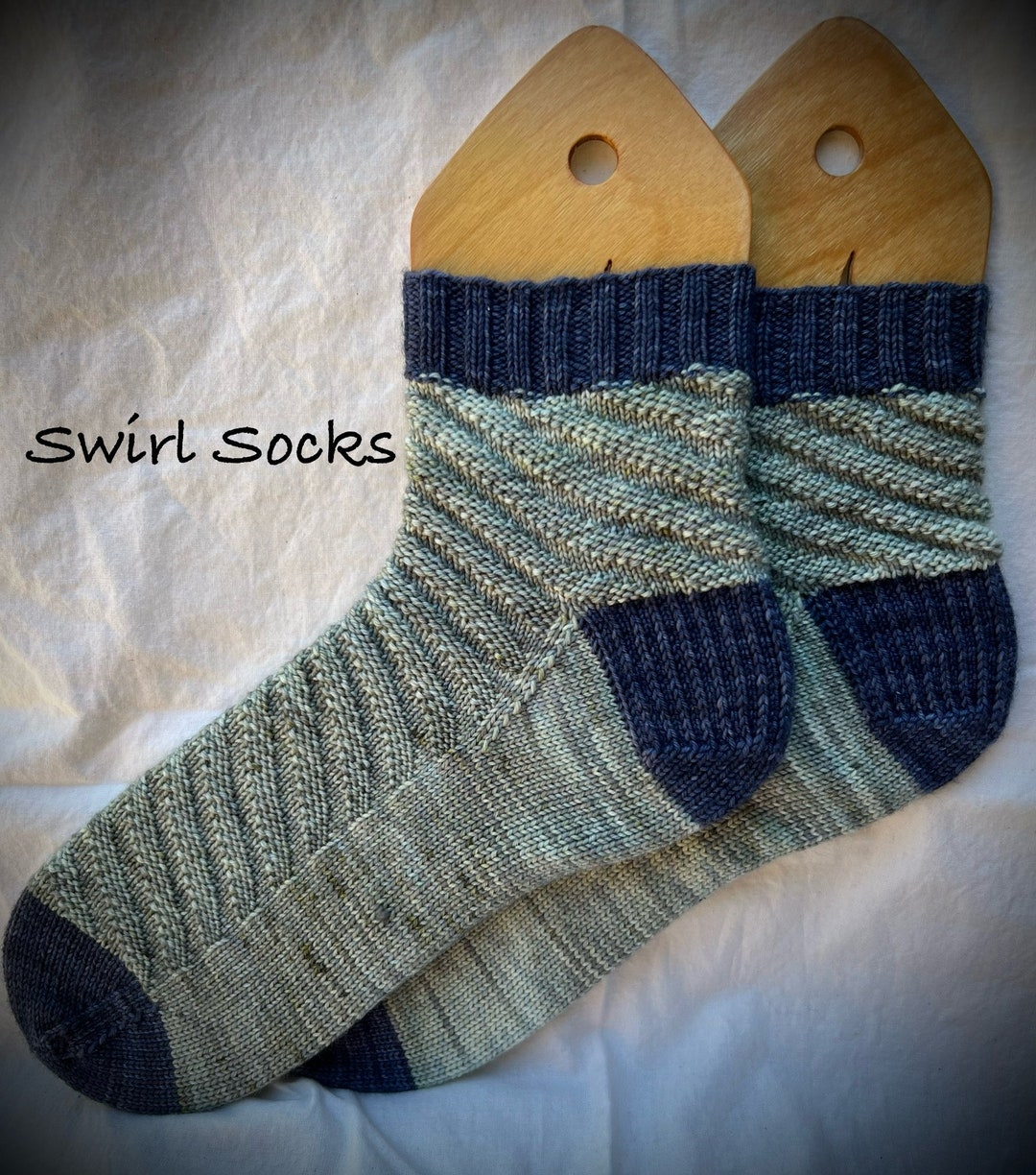 The Swirl Socks Pattern - Etsy