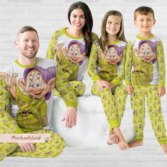 Disney family pajamas store