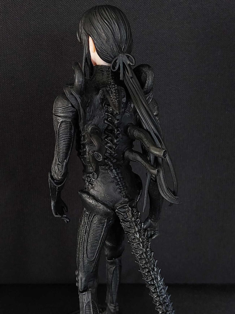 Xenomorph Human Hybrid Sexy Pose Model Figurine Replica HR Giger Alien ...
