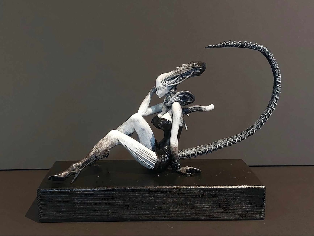 Xenomorph Human Hybrid Pleasure Drone Sexy Pose Model Figurine Replica ...