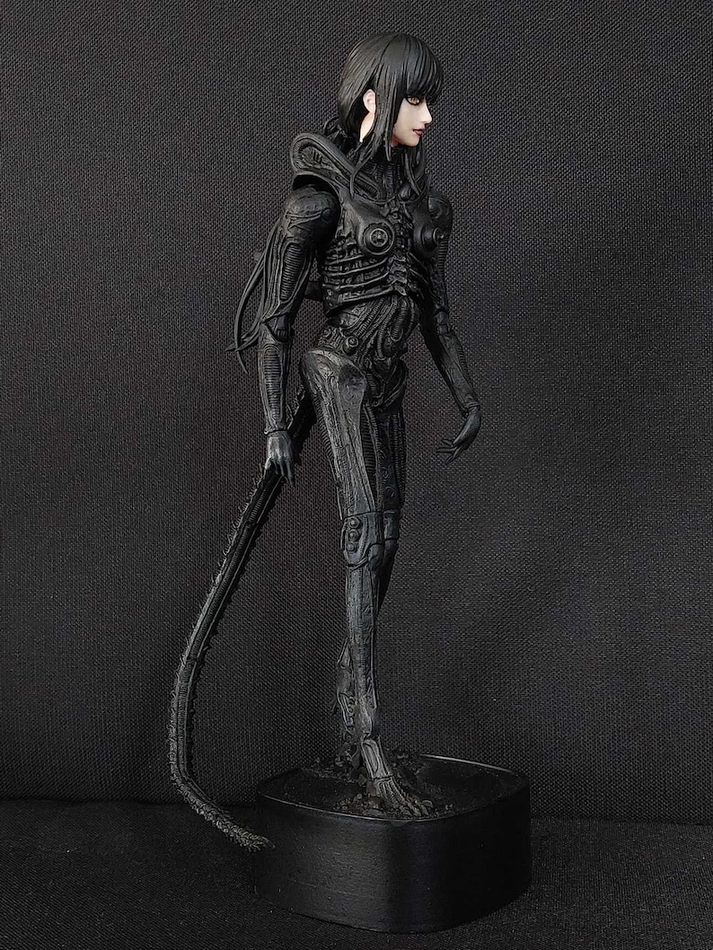 Xenomorph Human Hybrid Sexy Pose Model Figurine Replica HR Giger Alien ...