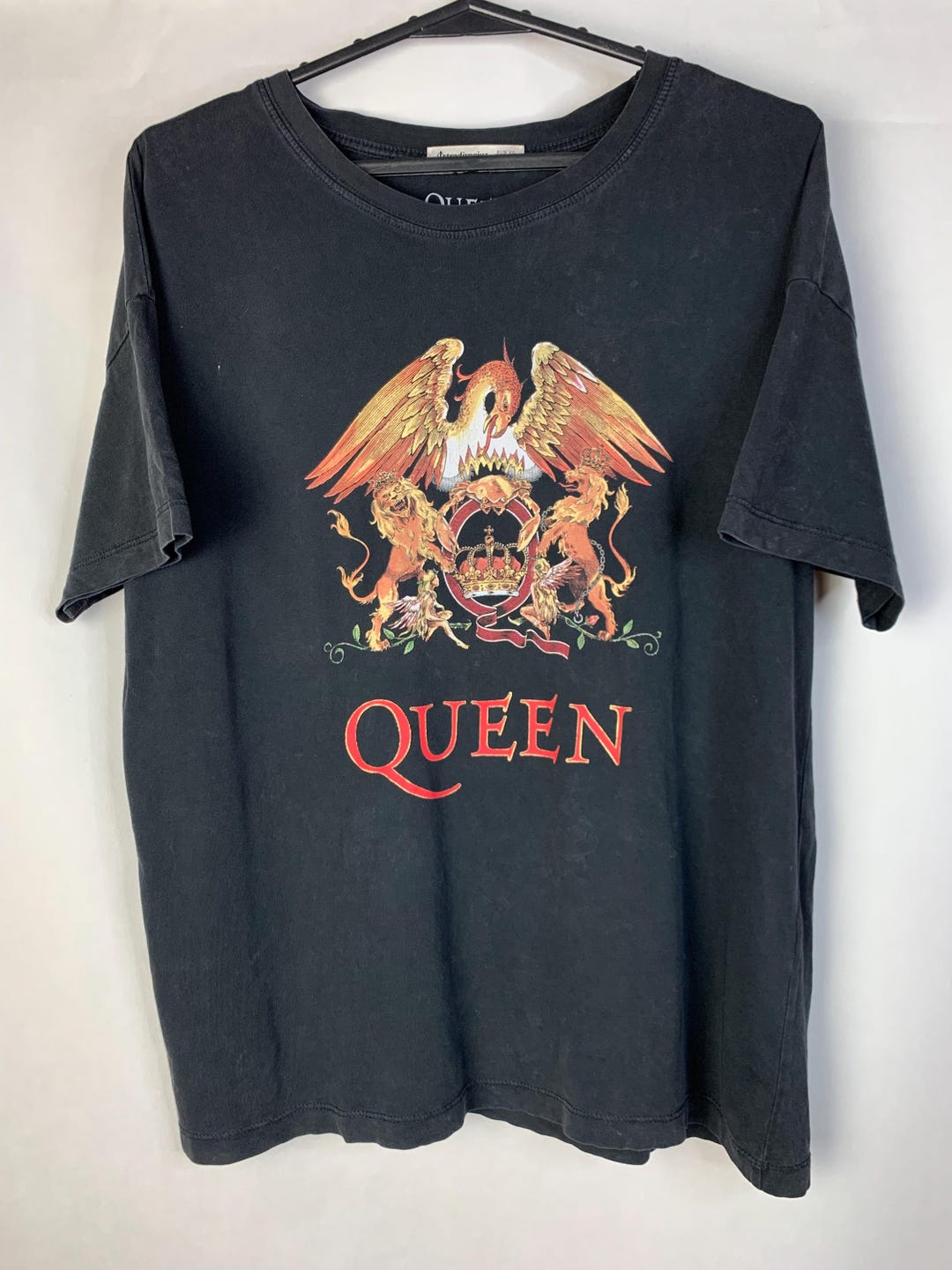 Vintage Y2K Style Queen Official Merch T-shirt Size XS Rock Band FREE ...