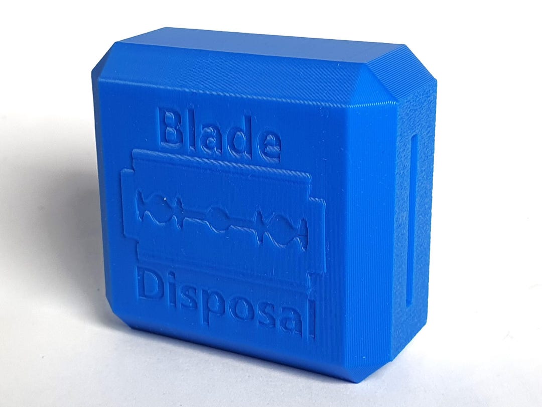 Travel Blade Disposal Box - DE Safety Razor Sharps Bin With a New ...