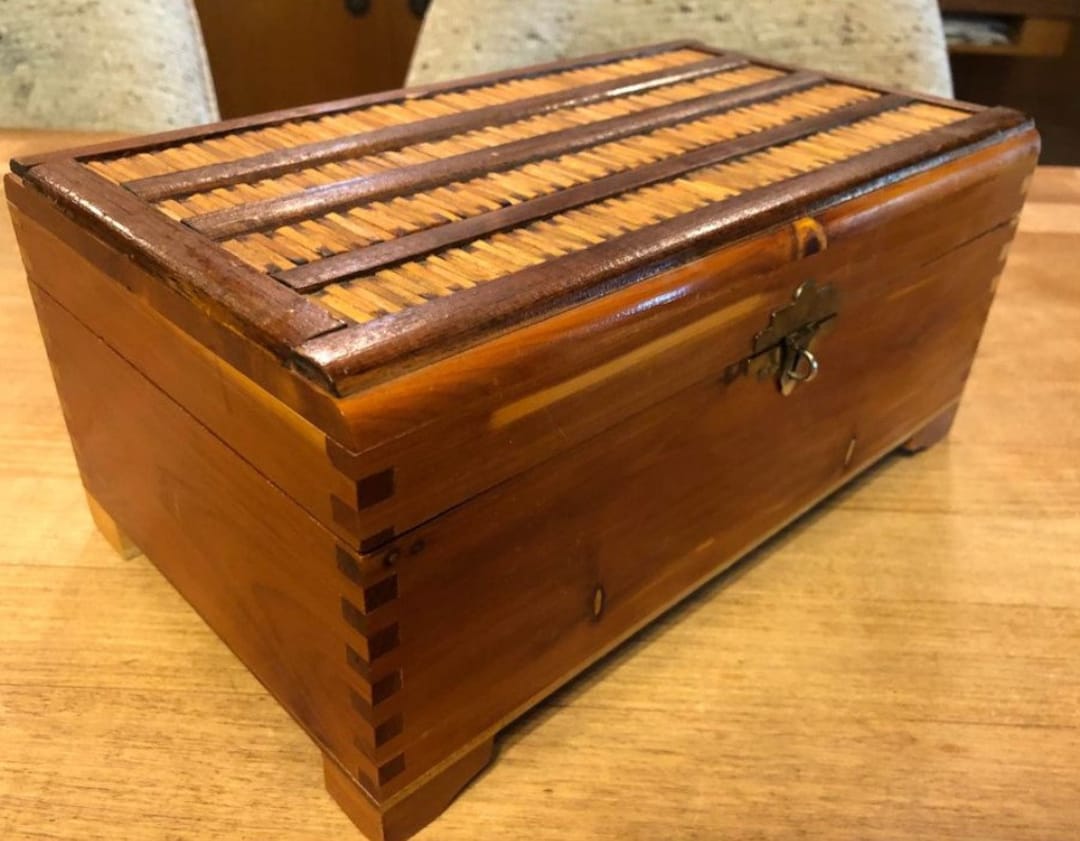 Antique Jewelry Box With Dovetail Corners - Etsy