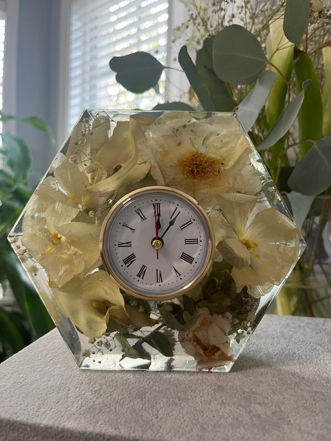 Table Clock. Flowerpreservation. Floral Preservation. Wedding Bouquet ...