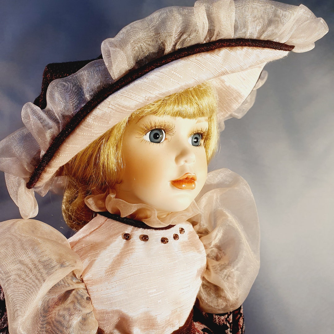 The Leonardo Collection Porcelain Doll diane 17 43cm, Vintage Limited ...