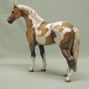 Warmblood Stallion Pinto (skewbald) - Ceramic Horse Figurine - 25cm ...