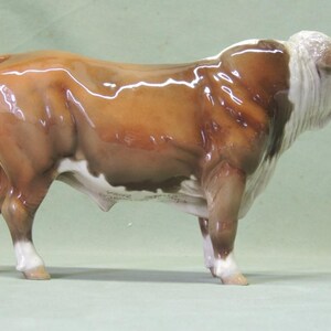 Hereford Bull - Ceramic Figurine - 22cm Long X 15cm High - Cheval ...