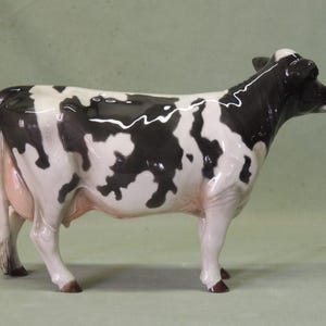 Friesland Cow - Ceramic Figurine - 23cm Long X 15.5 Cm High - Cheval ...