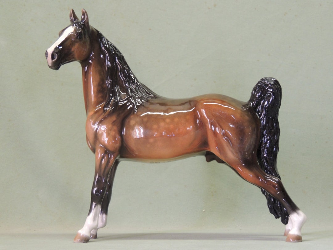 Tennessee Walking Horse - 23cm High X 22cm Long - Ceramic Figurine ...