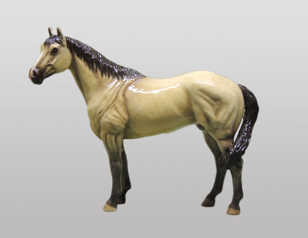 Buckskin Large Quarter Horse - Ceramic Horse Figurine - 22cm Long X ...