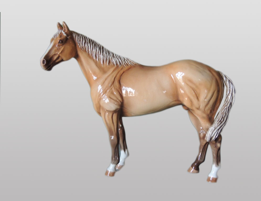 Palomino Large Quarter Horse - Ceramic Horse Figurine - 22cm Long X ...