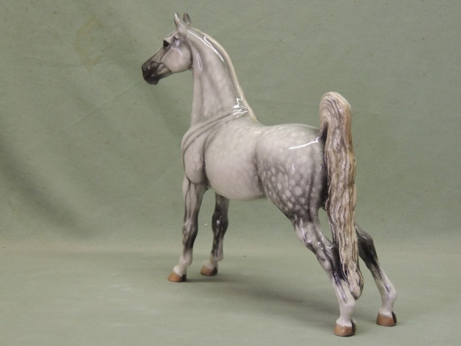 Light Grey Saddlebred - 23cm High X 22cm Long - Ceramic Figurine ...