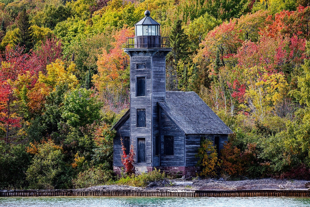 Pictured Rock's Grand Island Lighthouse in the Fall, Munising Michigan ...