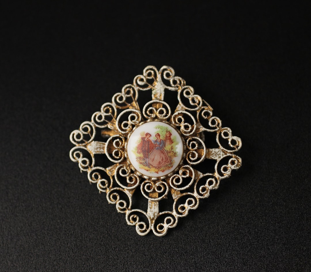 Vintage Italian Fragonard Courting Couple Pendant Brooch With White ...