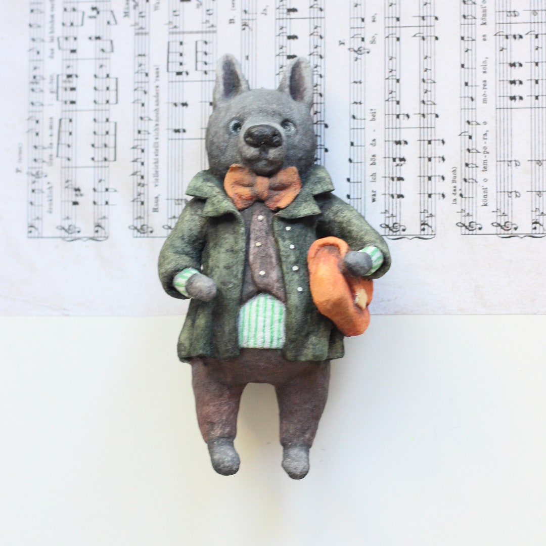 Busy Wolf, Small Wolf Figurine, Vintage Style Animal Decoration, Cotton ...