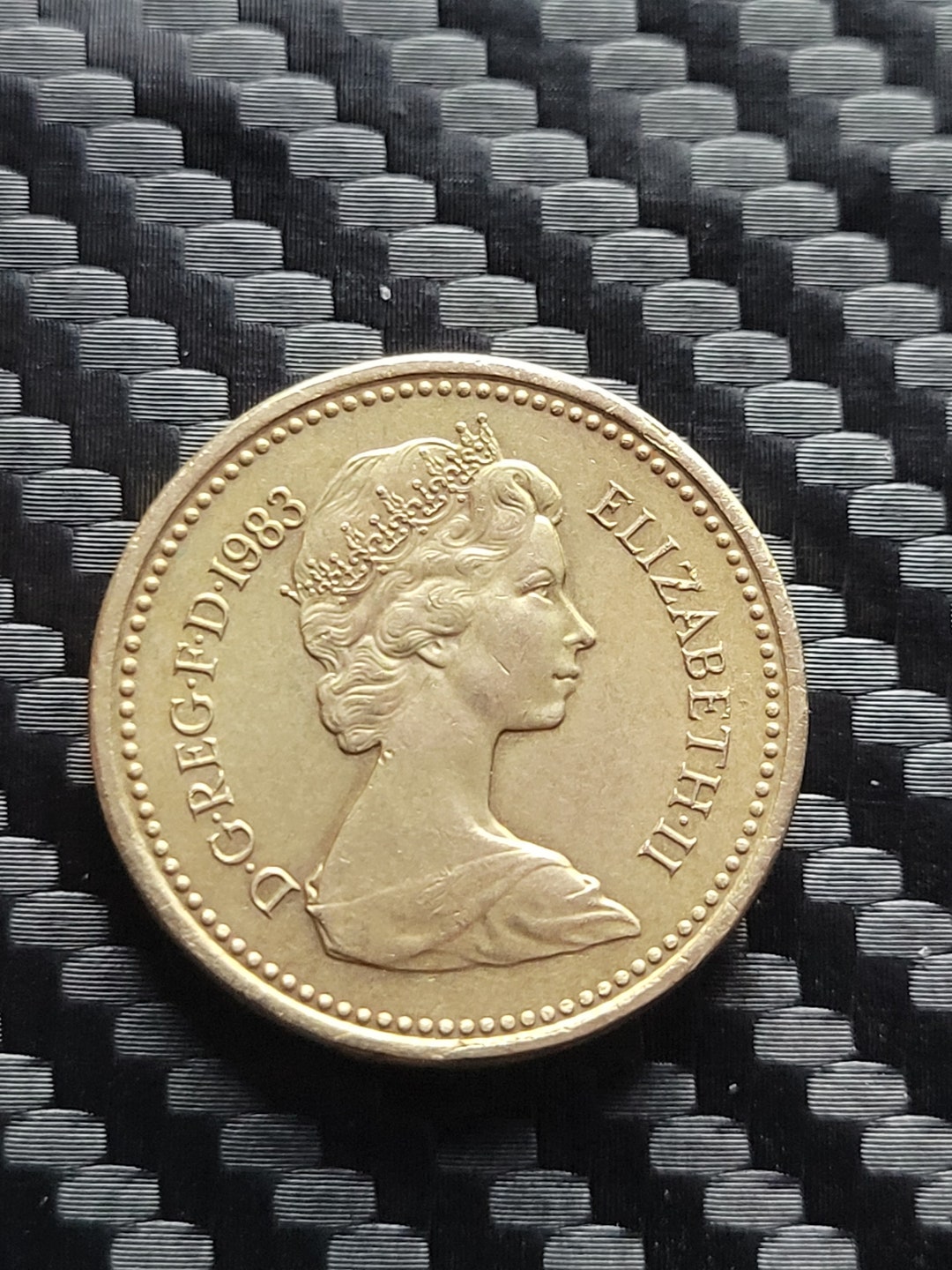 1983 Queen Elizabeth II One Pound Coin RARE Upside Down Royal Arms ...