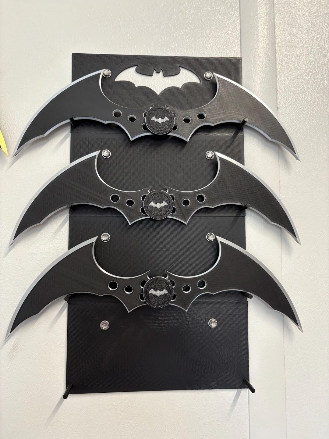 Two-tone Magnetically Connecting Batarangs – 3D Printed Display Props ...