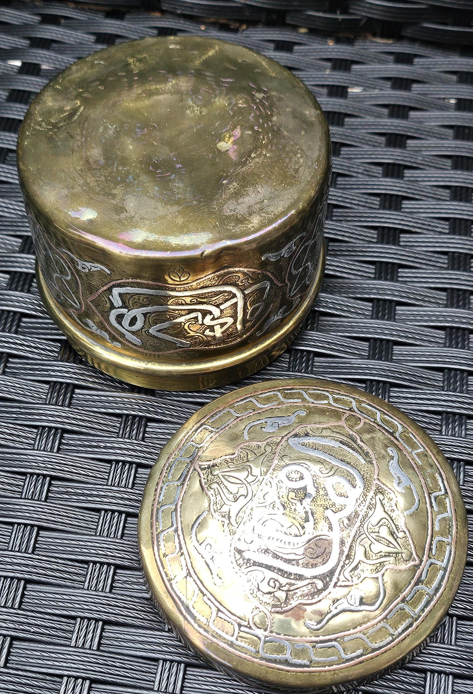 Antique Islamic Middle Eastern Round Lidded Box , Trinket Box , Mamluk ...