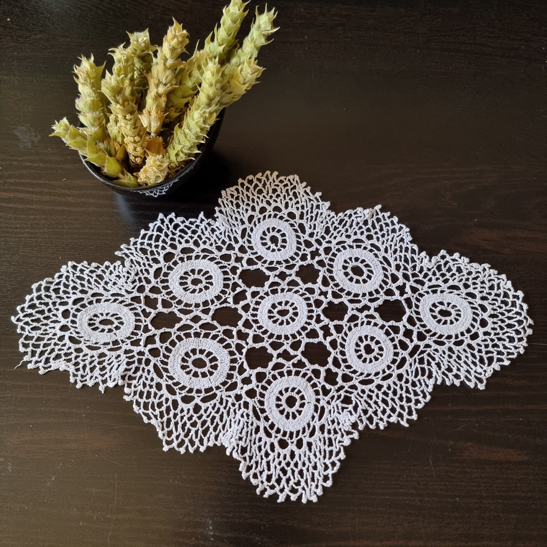 Rhomboid Shape Doily With 8 Circles Design / Unique Table Cloth ...