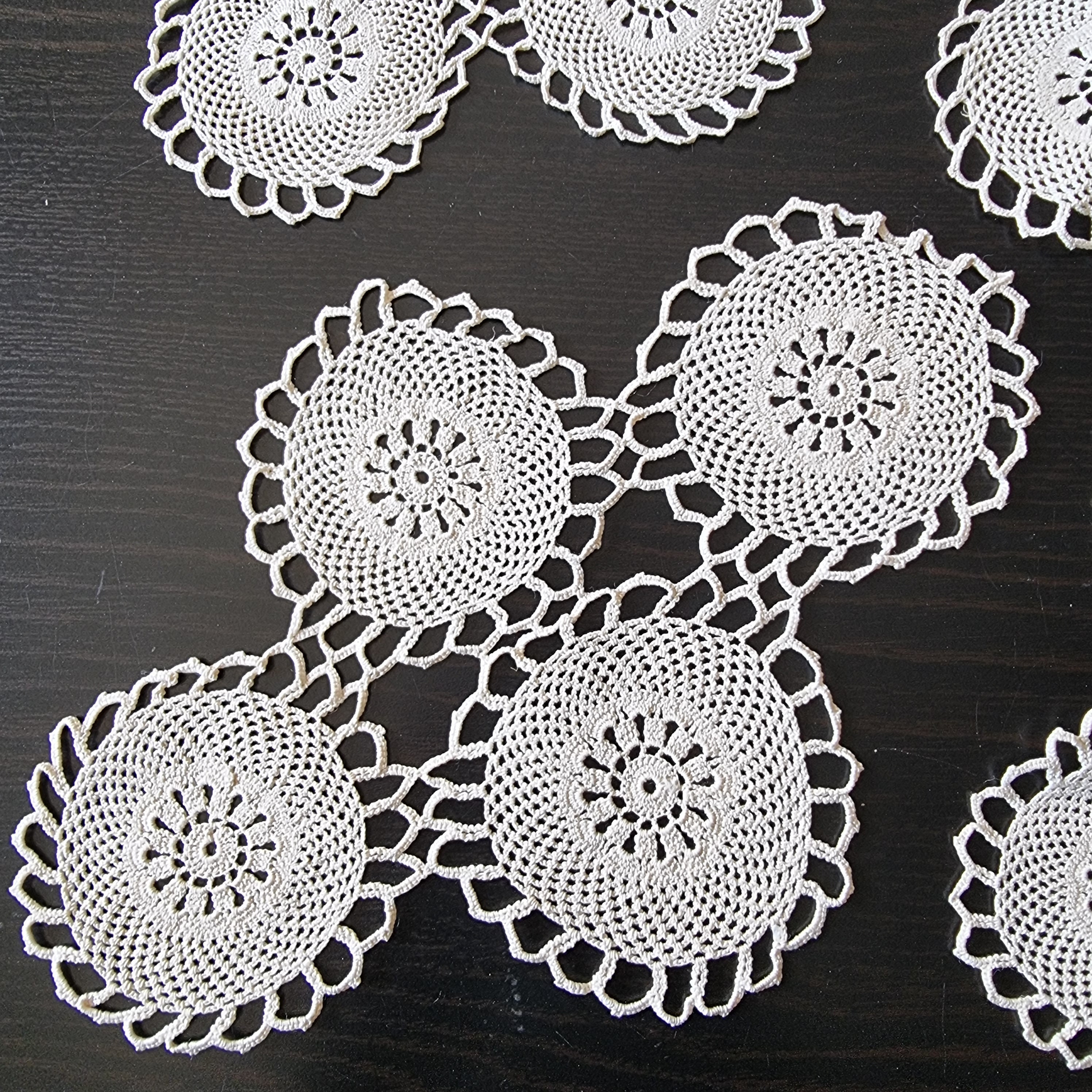 4 Pieces SMALL Size Doilies Rhomboid Shape & Round-flower Design ...