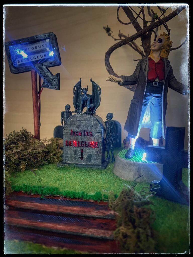 Beetlejuice-diorama - Etsy