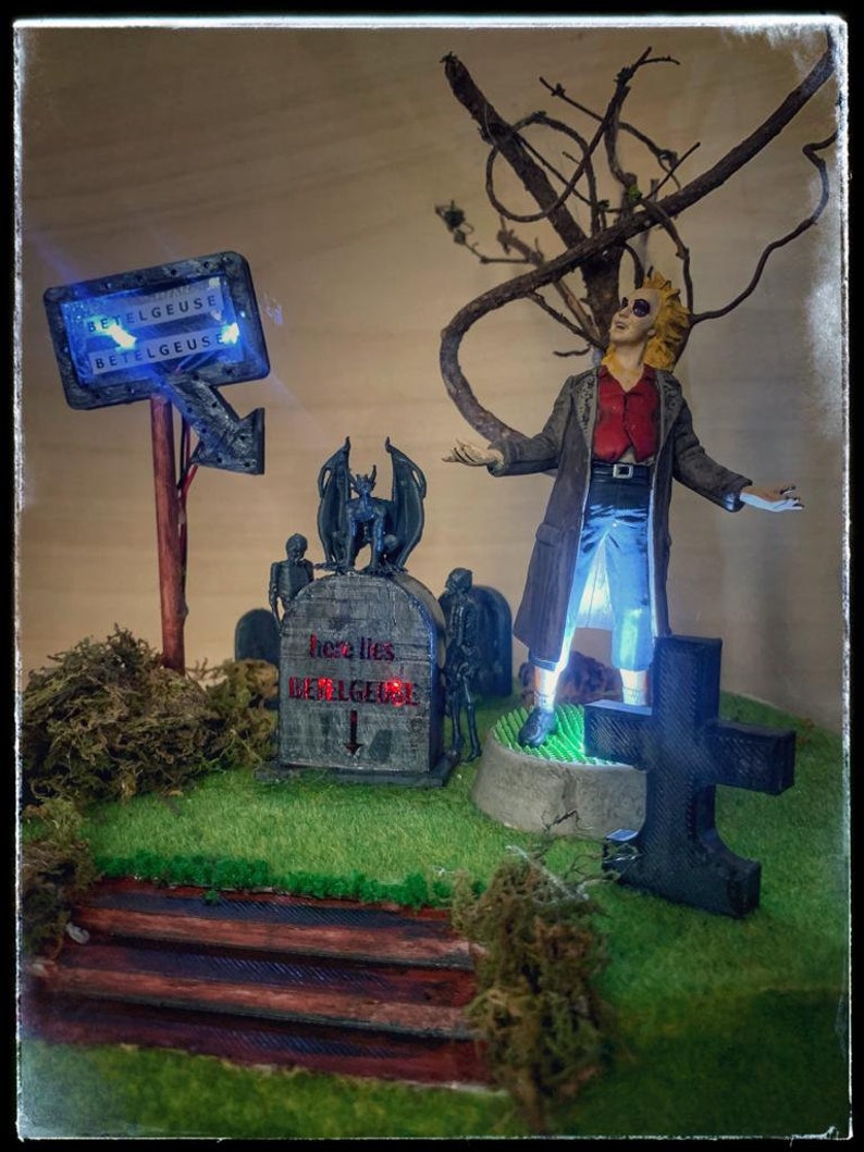 Beetlejuice-diorama - Etsy