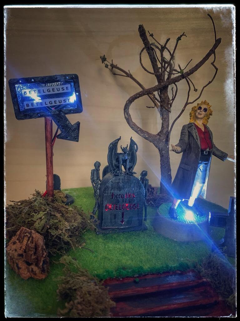 Beetlejuice-diorama - Etsy