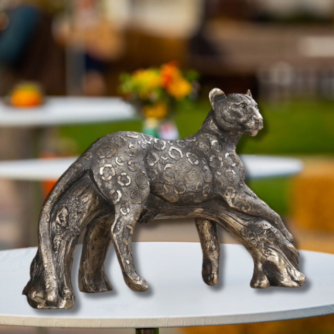 Luxury Leopard Statue Elegant Cheetah Sculpture Unique Table Decor ...