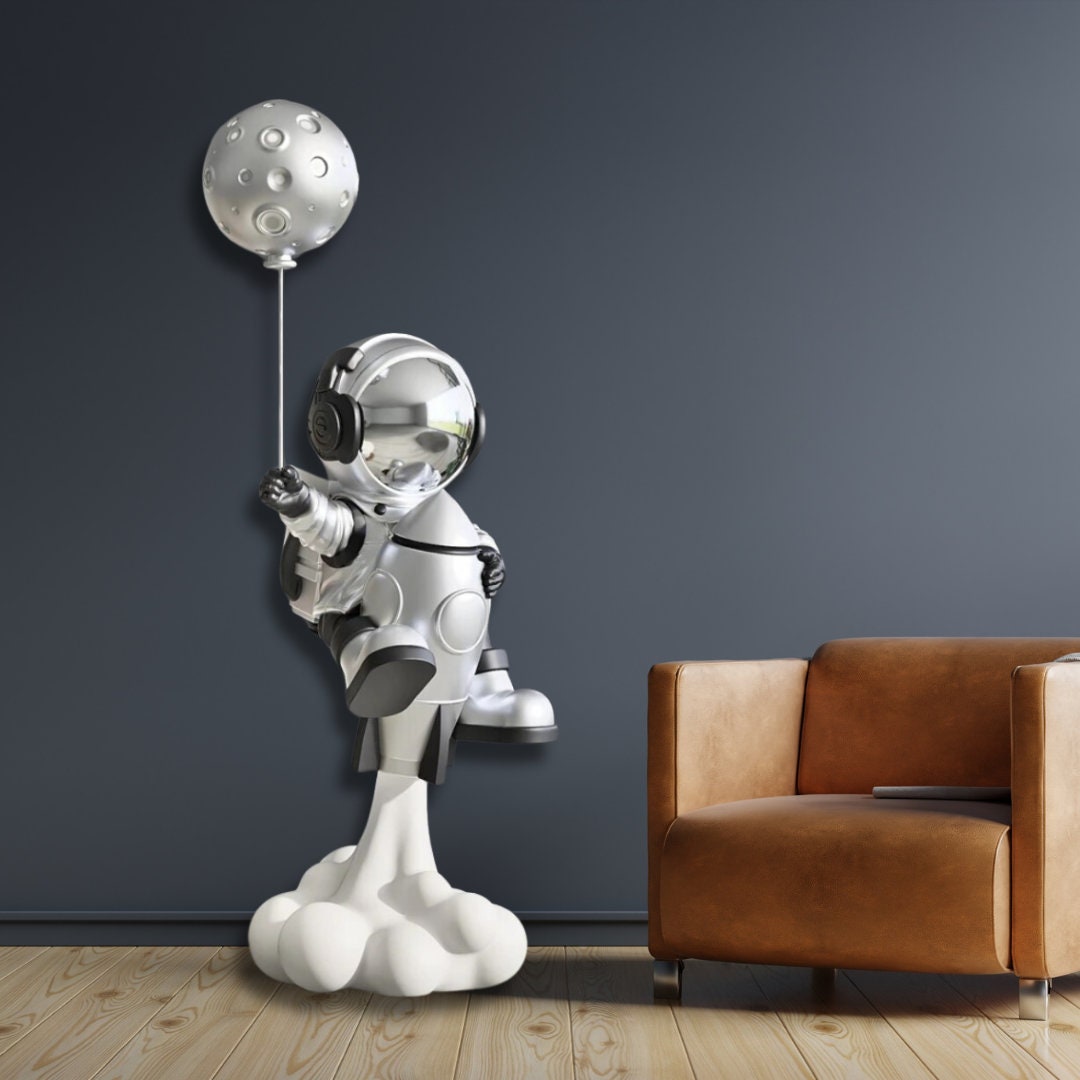 Large Balloon Astronaut Statue Rocket Ship Astronaut Sculpture Cool ...