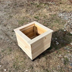 DIY Flower Planter Box Build Plan Farmhouse Easy Design Patio Planter ...