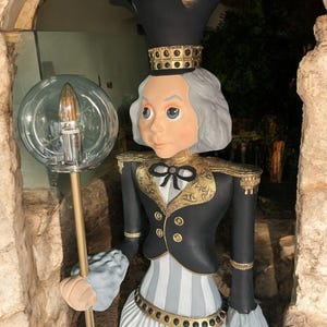 Life Size Nutcracker Floor Lamp, 5.57 Ft Tall Ceramic Nutcracker Statue ...