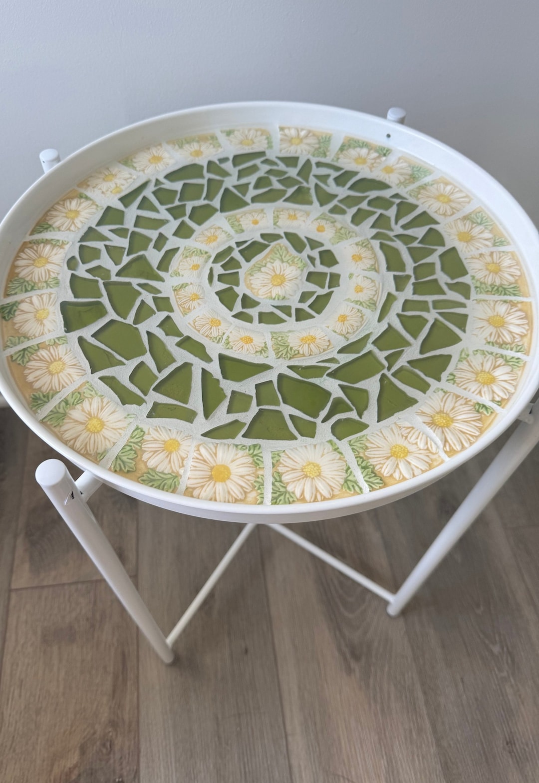 Vintage Daisy Mosaic Side Table: Poppytrail Metlox Plates - Etsy