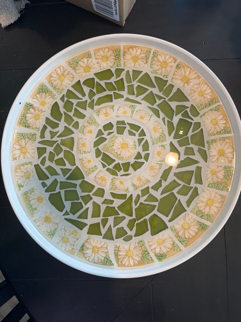 Vintage Daisy Mosaic Side Table: Poppytrail Metlox Plates - Etsy