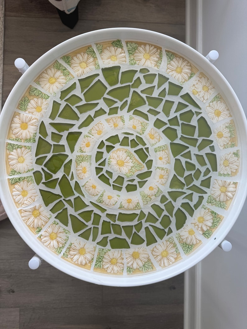 Vintage Daisy Mosaic Side Table: Poppytrail Metlox Plates - Etsy