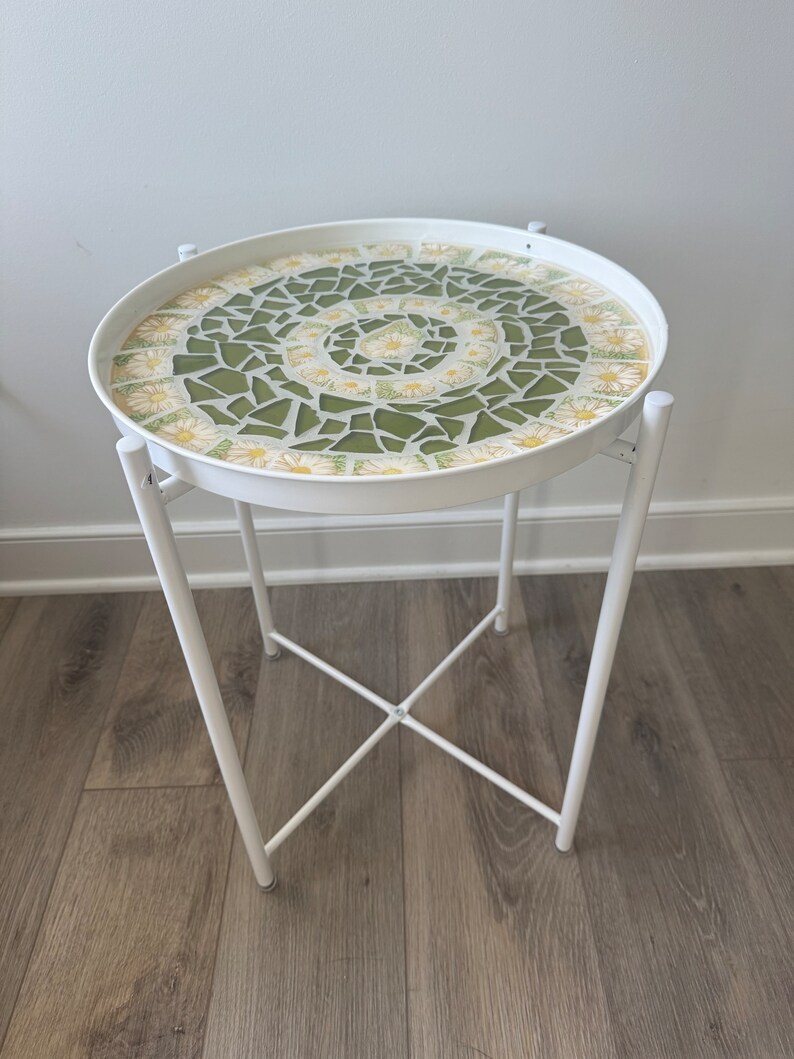 Vintage Daisy Mosaic Side Table: Poppytrail Metlox Plates - Etsy