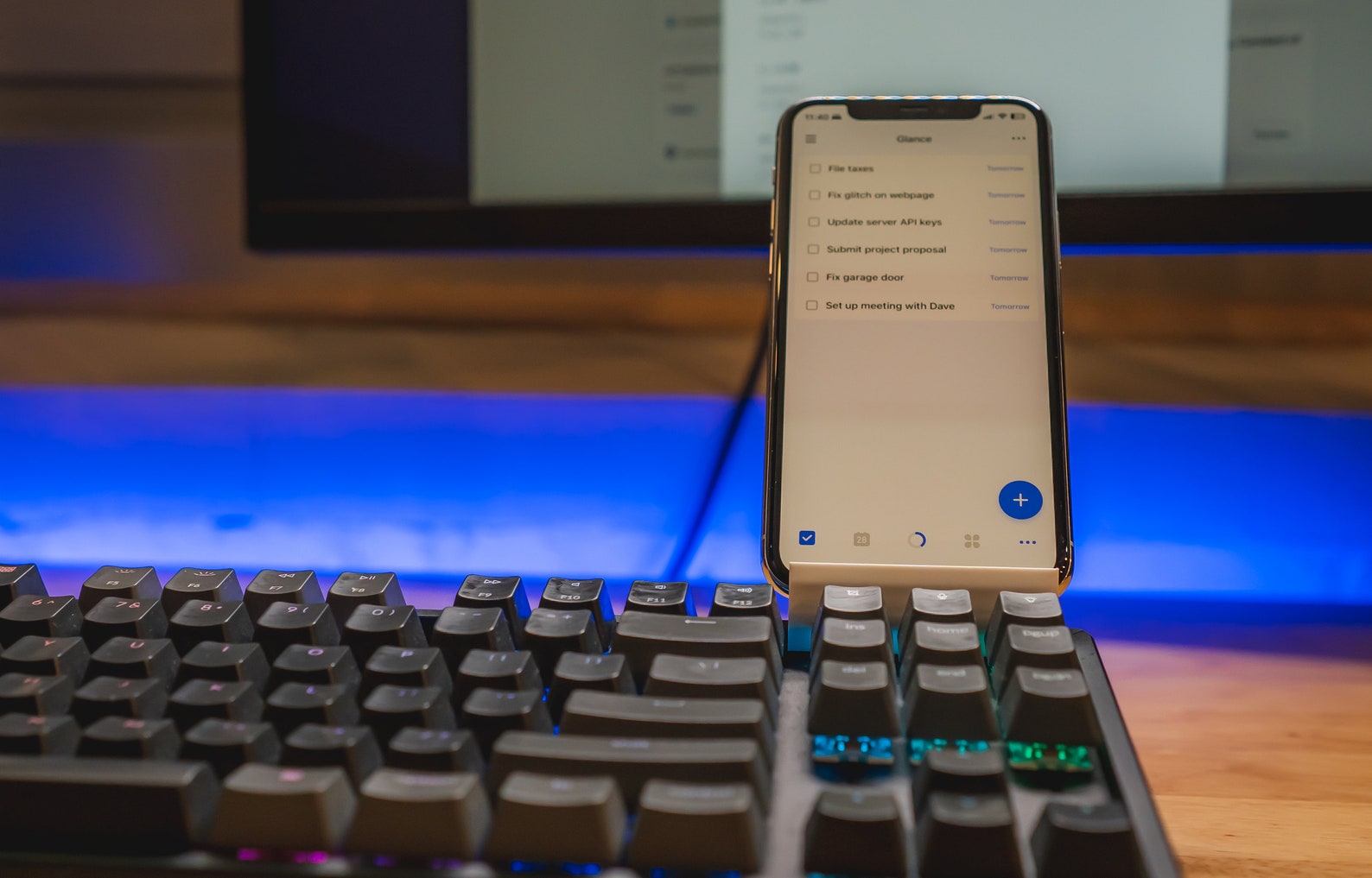 K-series Aluminum Frame Glance Stand Phone Mount for Keychron K Series ...