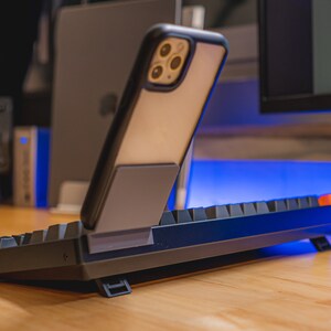 K-series Aluminum Frame Glance Stand Phone Mount for Keychron K Series ...