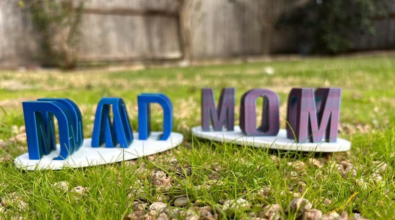 Mom and Dad Reversable Sign, 3D Printed, Gift, Parent Gift, Loving - Etsy
