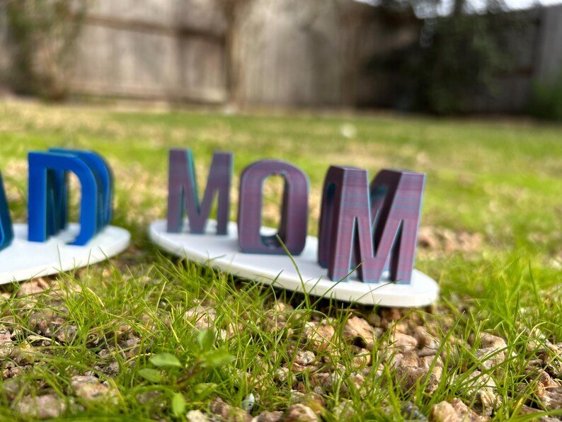 Mom and Dad Reversable Sign, 3D Printed, Gift, Parent Gift, Loving - Etsy
