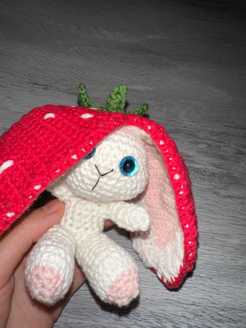 CROCHET PATTERN Barry the Strawberry Bunny / AMIGURUMI Strawberry Bunny ...