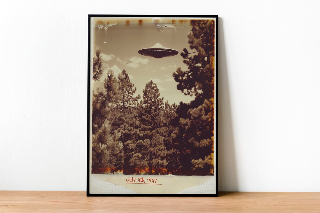 UFO Photo Sci Fi Art Vintage Printable Poster Vintage Photography Print ...