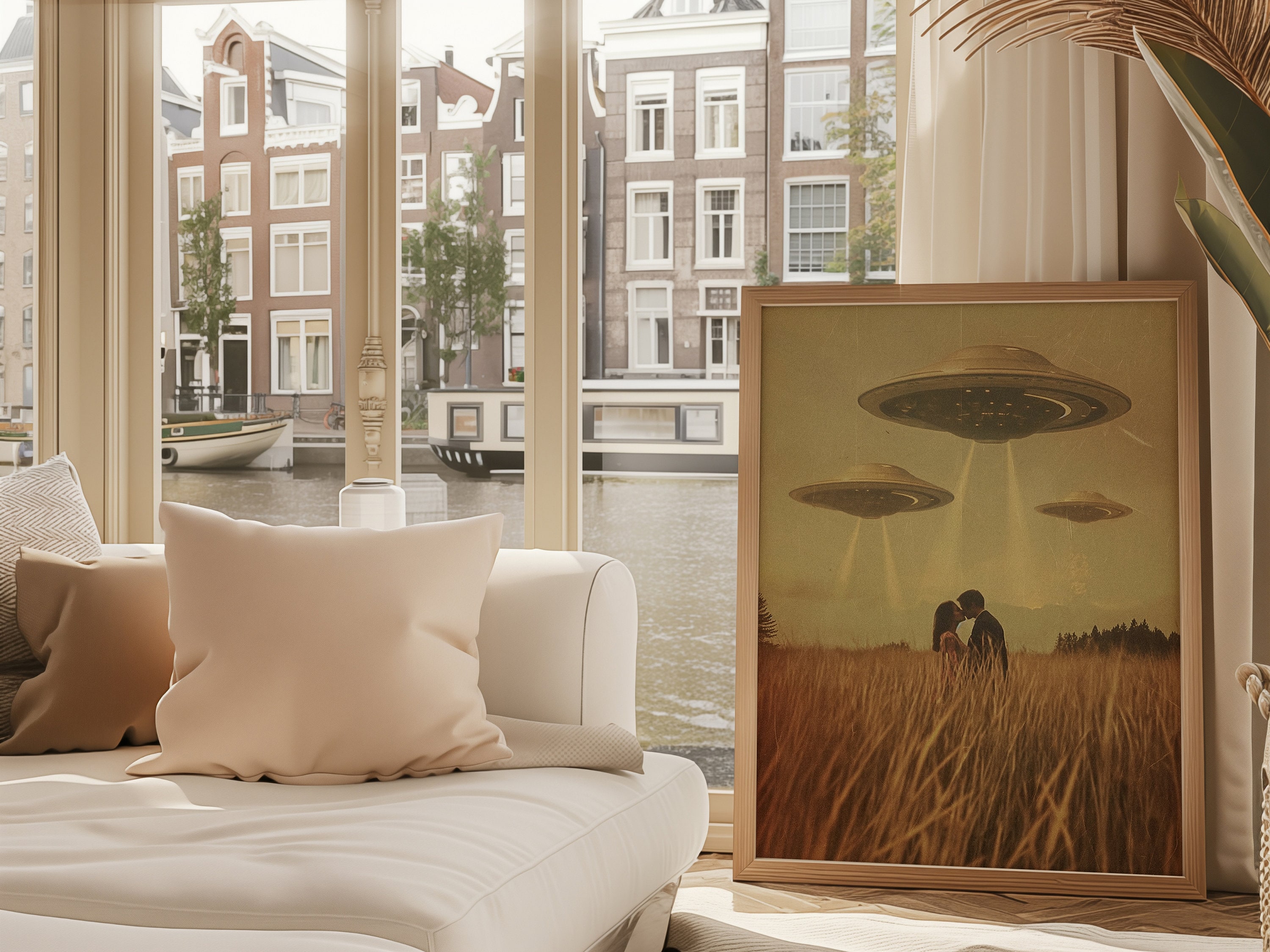 Last Kiss UFO Wall Art Flying Saucer Poster Surreal Wall Art Alien ...