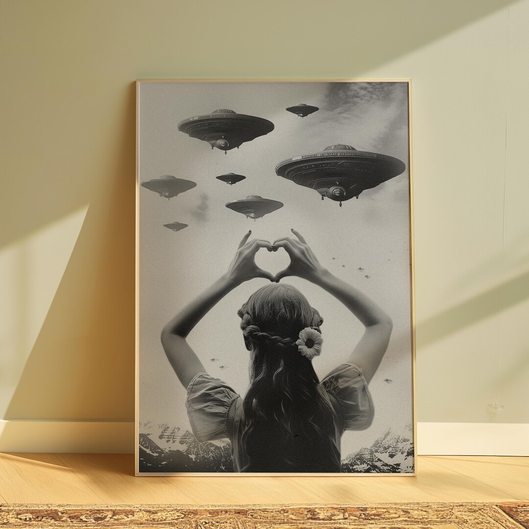 Vintage UFO Art Photography Black and White Poster Print Aesthetic UFO ...