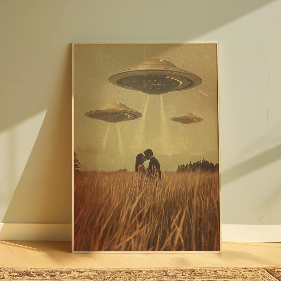 Last Kiss UFO Wall Art Flying Saucer Poster Surreal Wall Art Alien ...