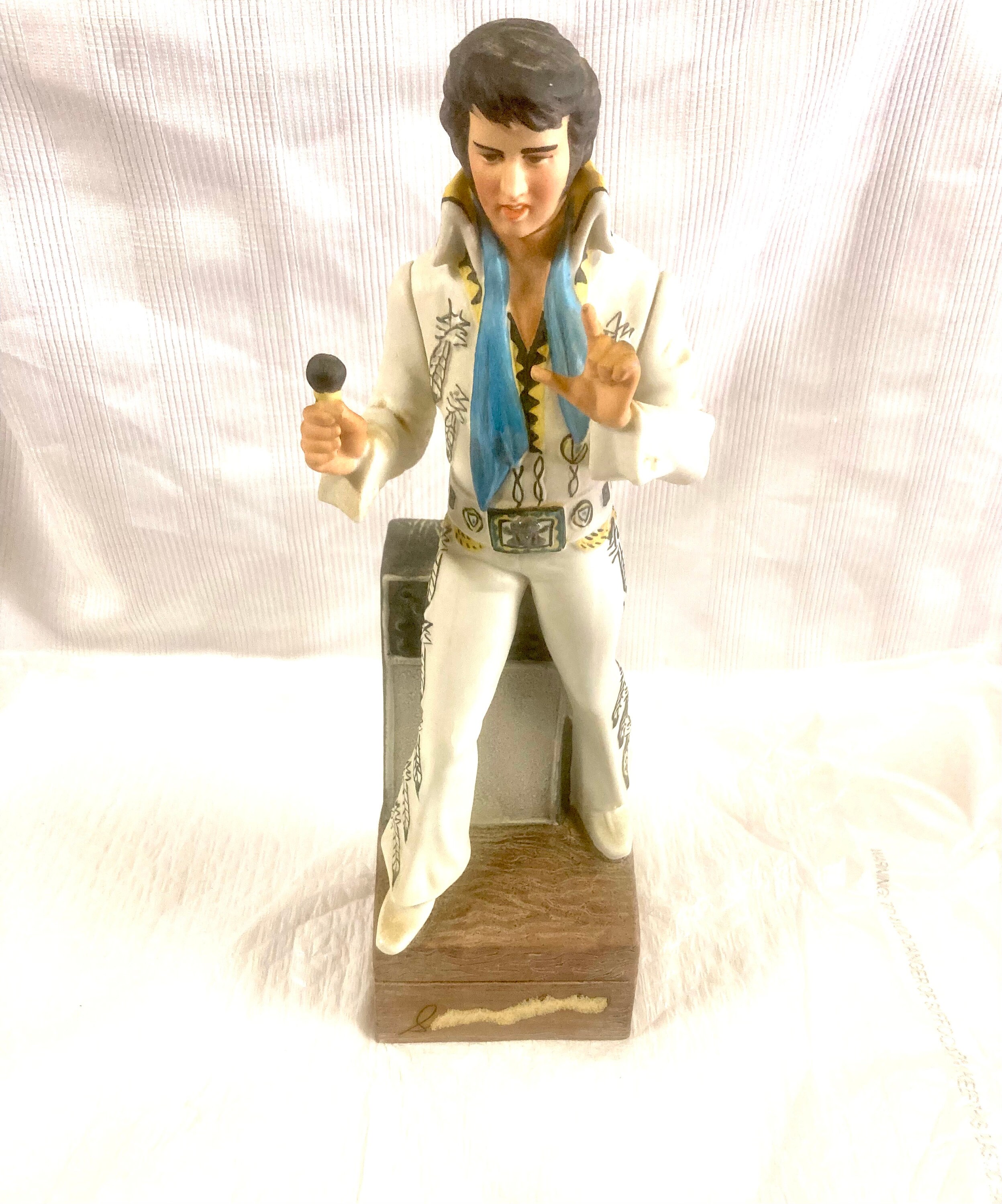 Vintage "sincerely ELVIS '77" Decanter Love Me Tender Music Box Works 8 ...