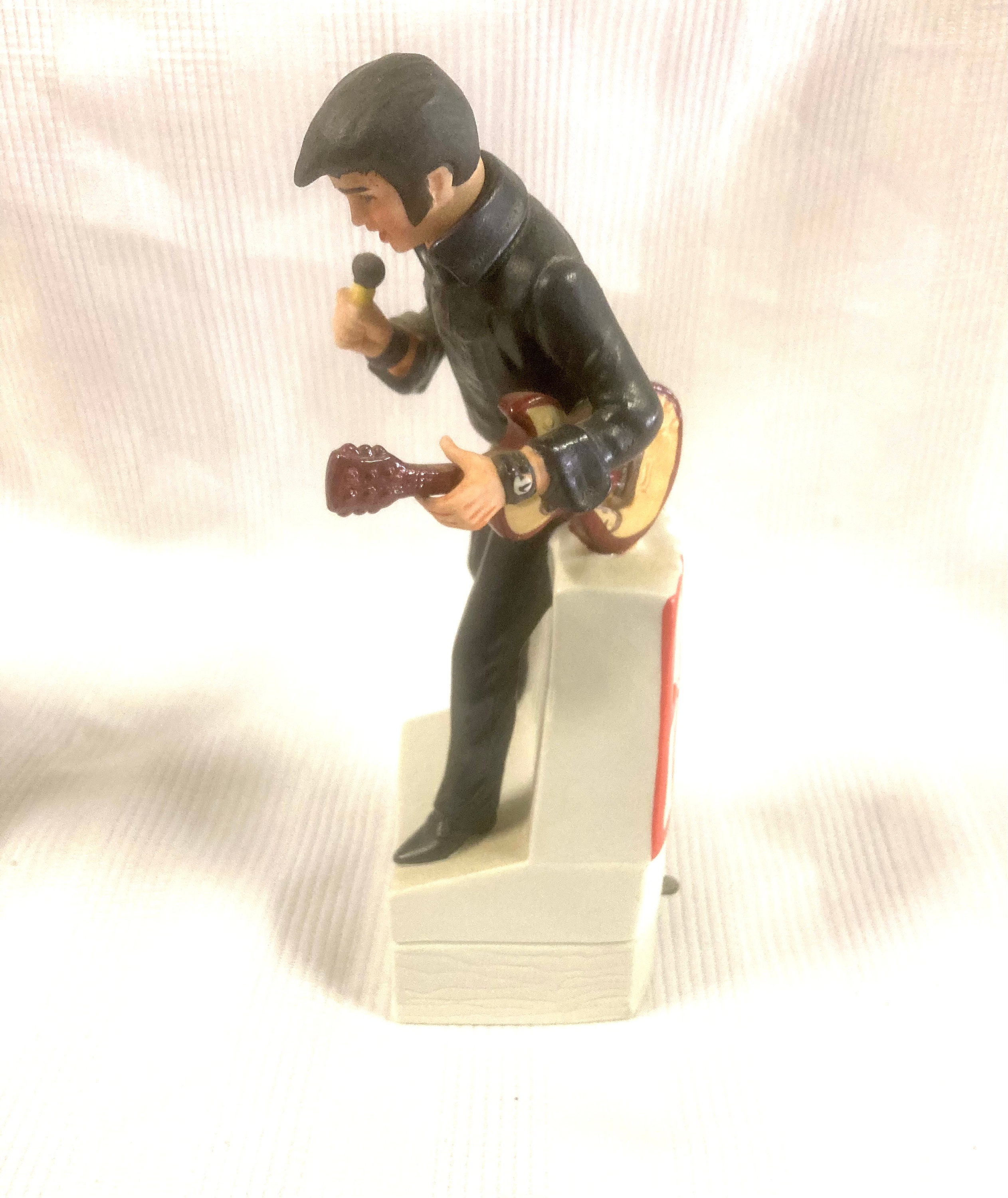 Vintage Forever Elvis '68-'77 Music Box - Etsy